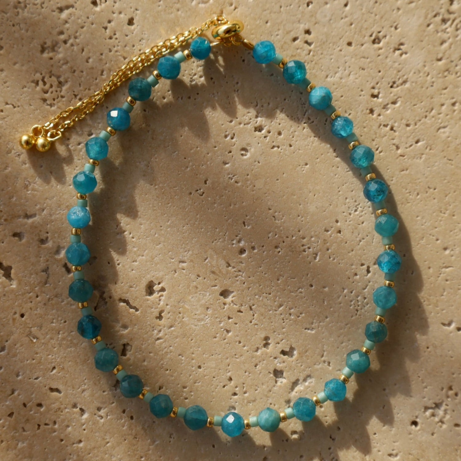 Ritual Bracelet in Apatite – essentialRITUAL